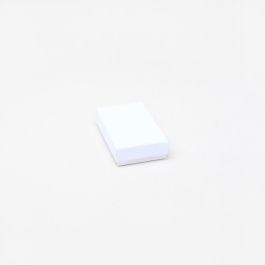 Size : 8x5x2.2cm. White gift box with white flock insert.